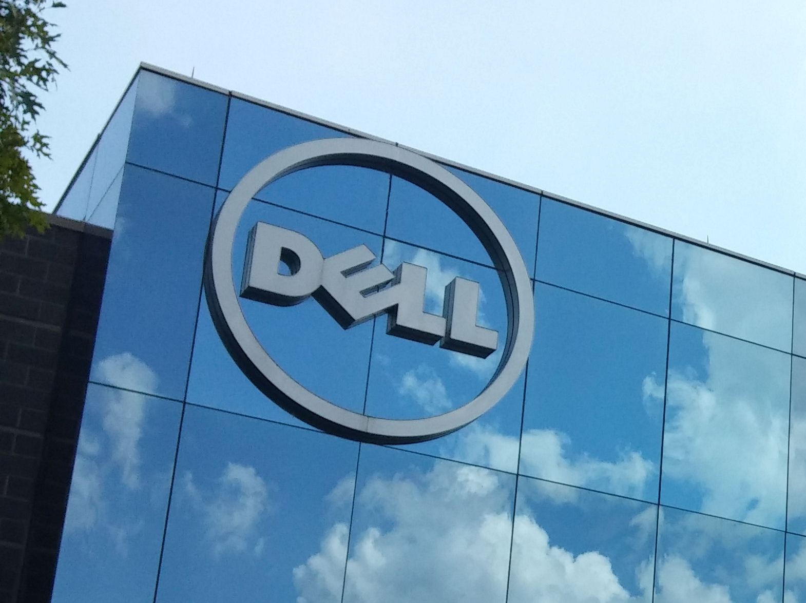 Dell продает свое IT-подразделение вдвое дешевле InVenture